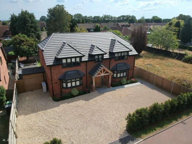 4 Bedroom Detached House