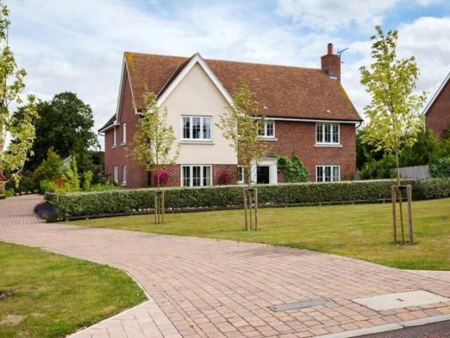 4 Bedroom Detached House