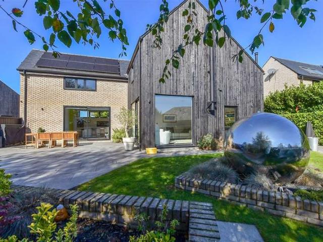 4 Bedroom Detached House