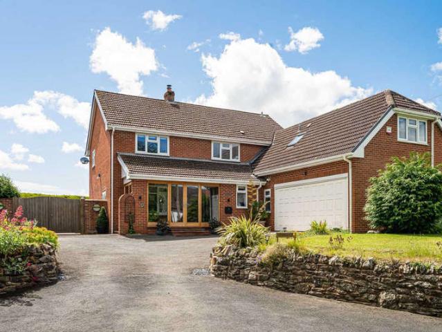 4 Bedroom Detached House