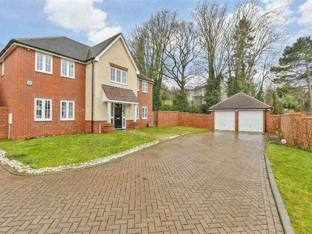 4 Bedroom Detached House