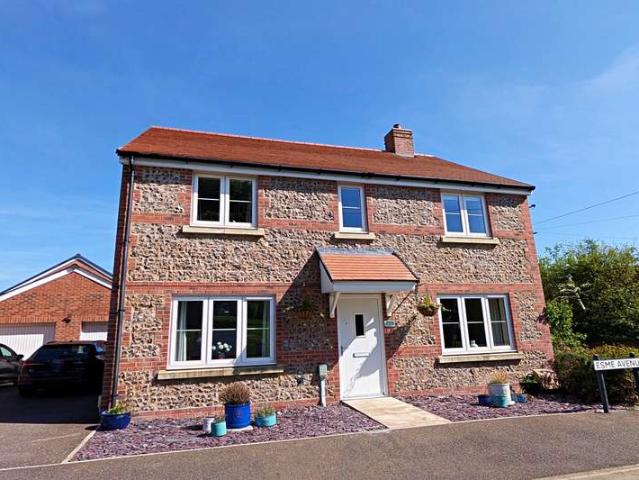 4 Bedroom Detached House