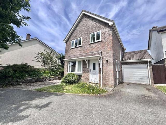 4 Bedroom Detached House
