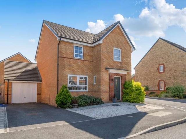 4 Bedroom Detached House