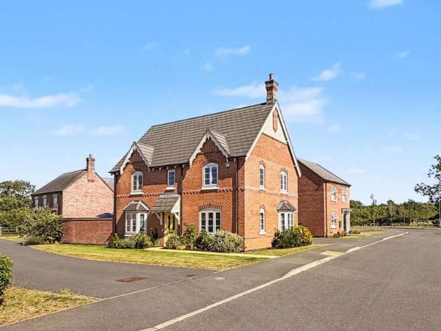 4 Bedroom Detached House