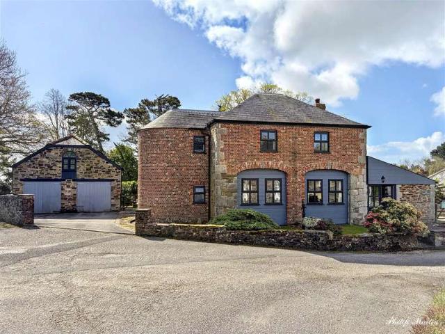 4 Bedroom Detached House