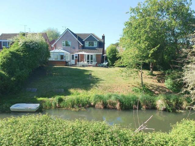 4 Bedroom Detached House