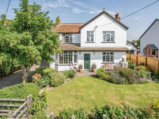 4 Bedroom Detached House