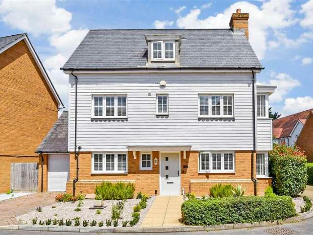 4 Bedroom Detached House