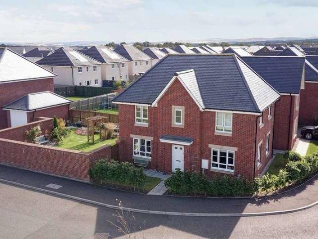4 Bedroom Detached House