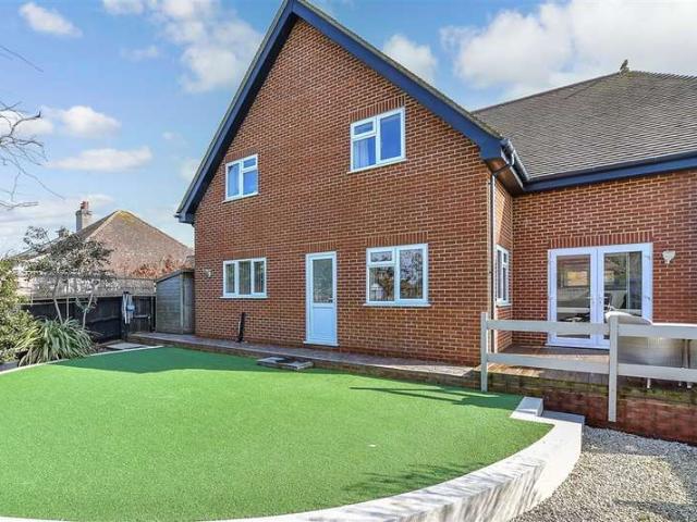 4 Bedroom Detached House