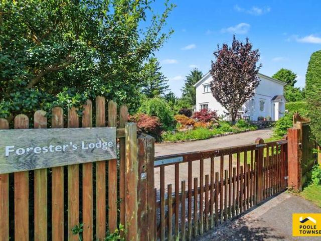 4 Bedroom Detached House