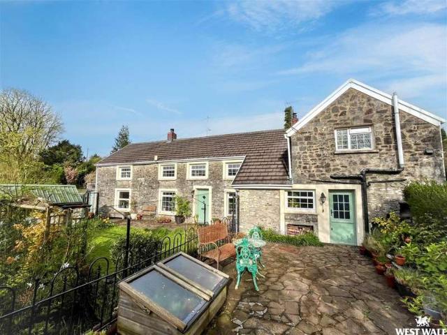 4 Bedroom Detached House