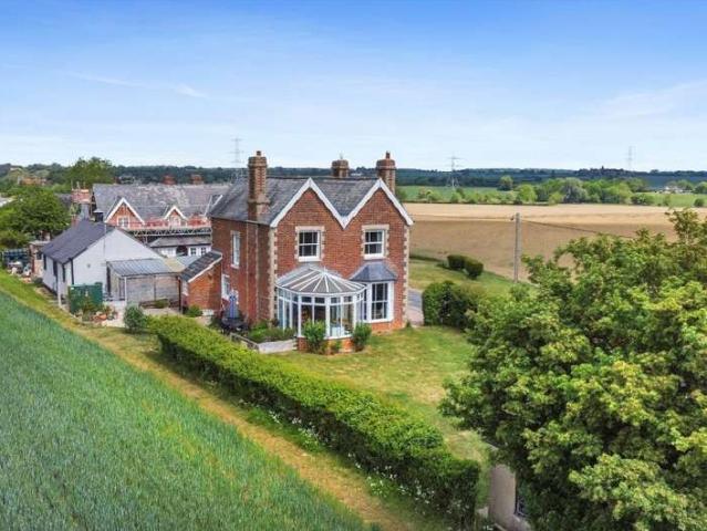 4 Bedroom Detached House