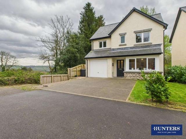 4 Bedroom Detached House
