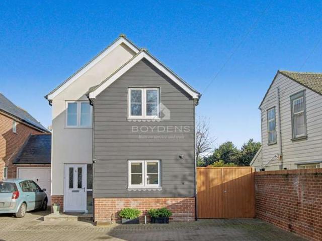 4 Bedroom Detached House