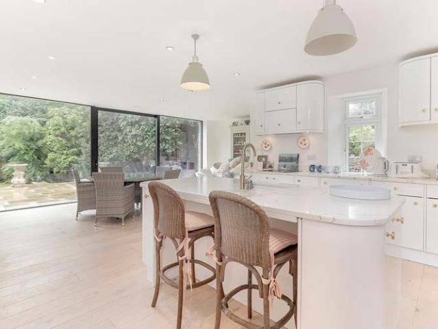 4 Bedroom Detached House