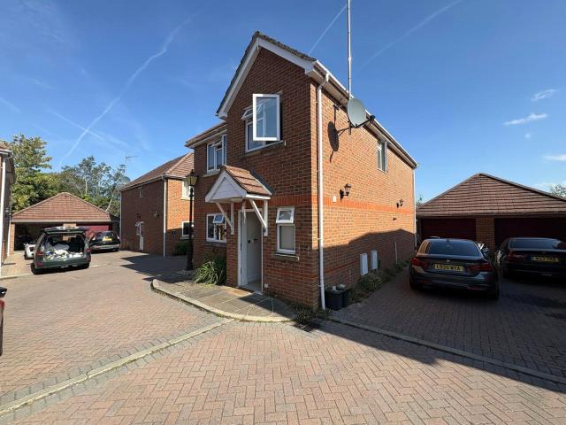 4 BEDROOM Detached House