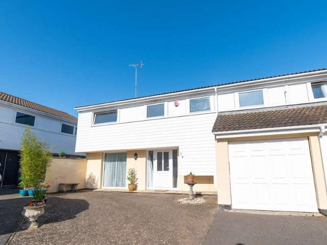 4 Bedroom Detached House