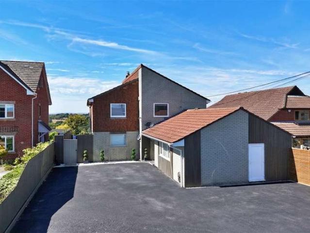 4 Bedroom Detached House