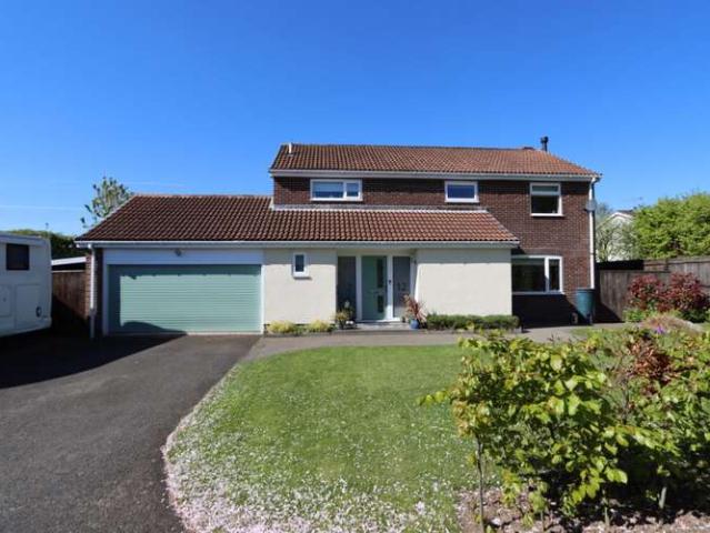 4 Bedroom Detached House
