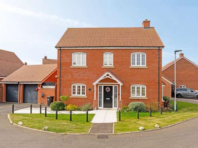 4 Bedroom Detached House