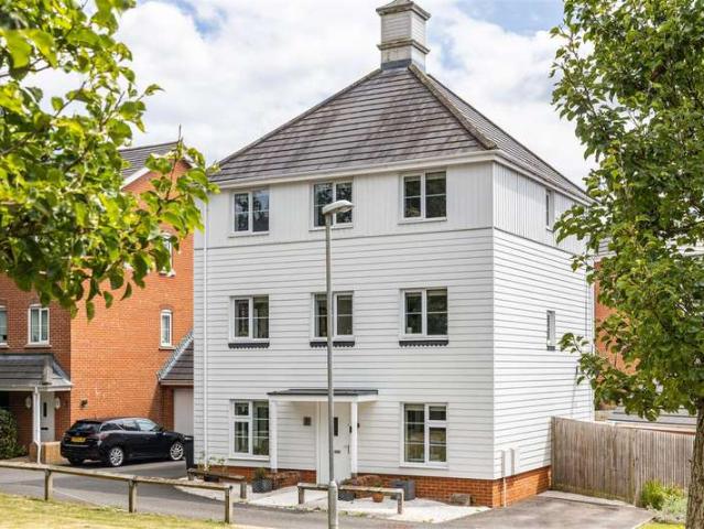 4 Bedroom Detached House