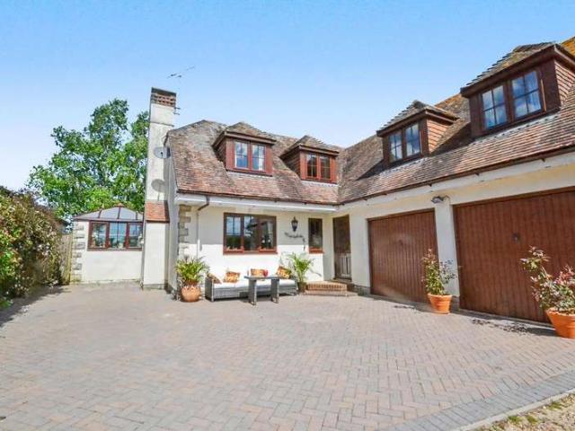 4 Bedroom Detached House