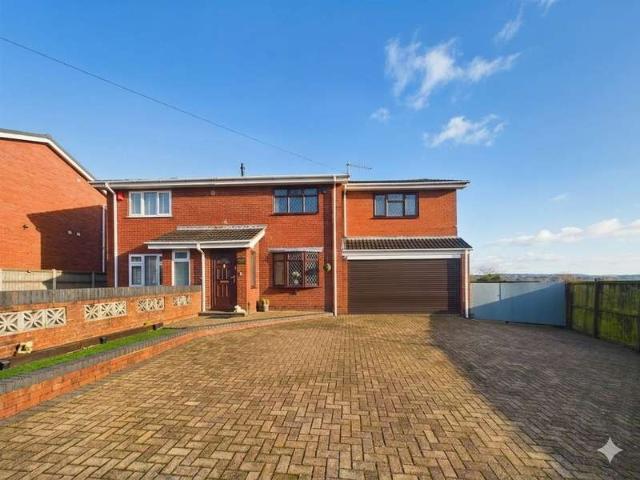 4 Bedroom Detached House