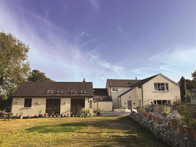 4 Bedroom Detached House