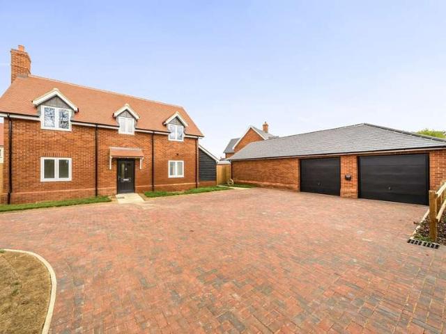 4 Bedroom Detached House