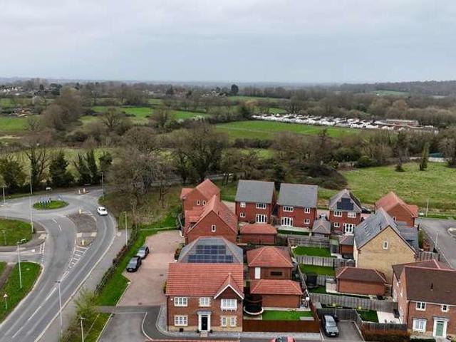 4 Bedroom Detached House