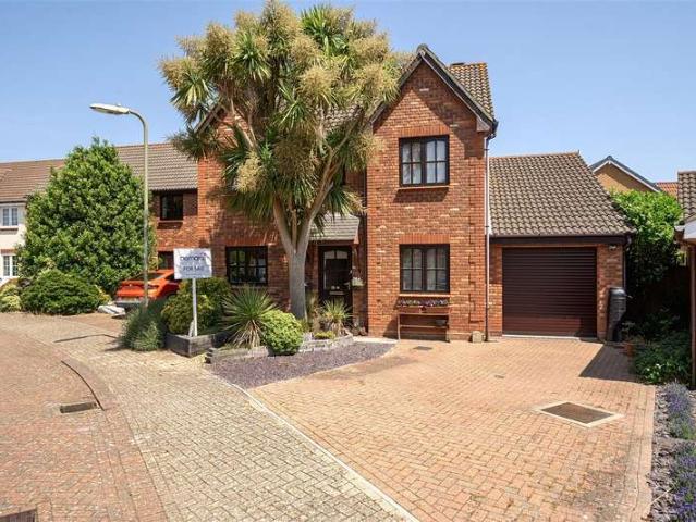 4 Bedroom Detached House