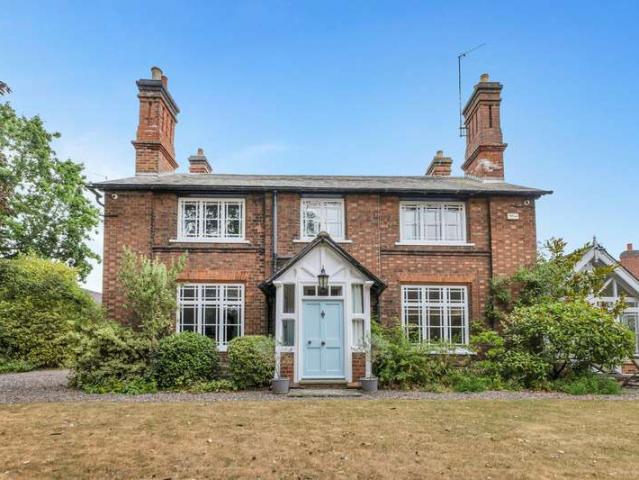 4 Bedroom Detached House