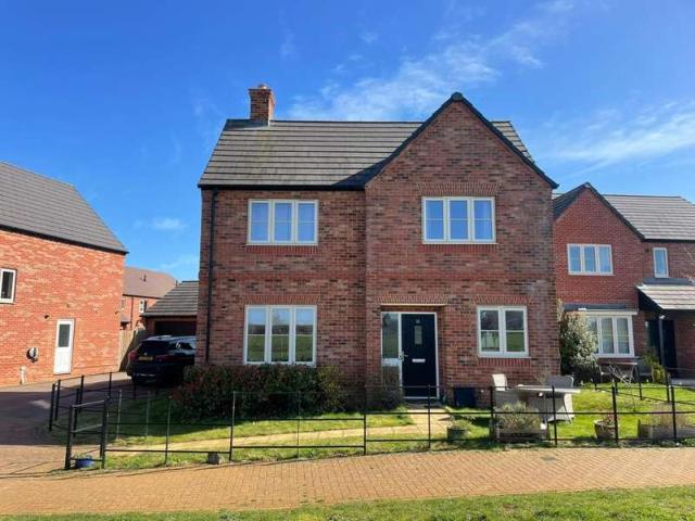 4 Bedroom Detached House