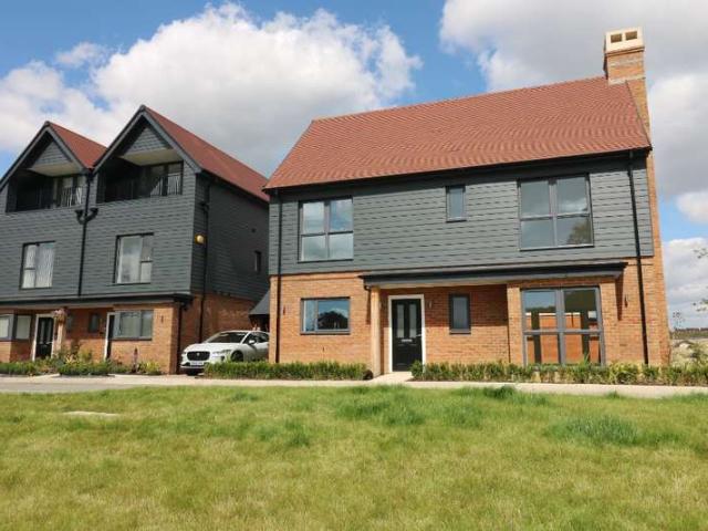 4 Bedroom Detached House