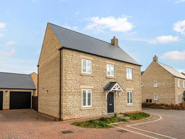 4 Bedroom Detached House