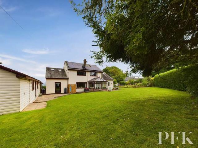4 Bedroom Detached House