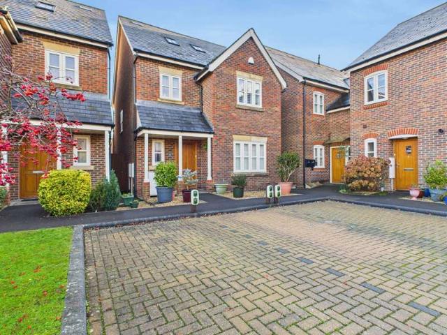 4 Bedroom Detached House