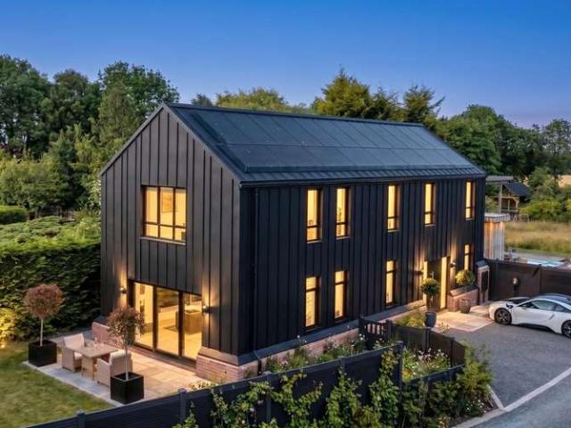 4 Bedroom Detached House