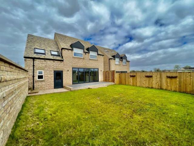 4 Bedroom Detached House