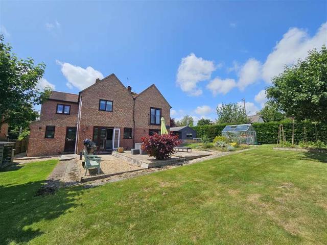 4 Bedroom Detached House