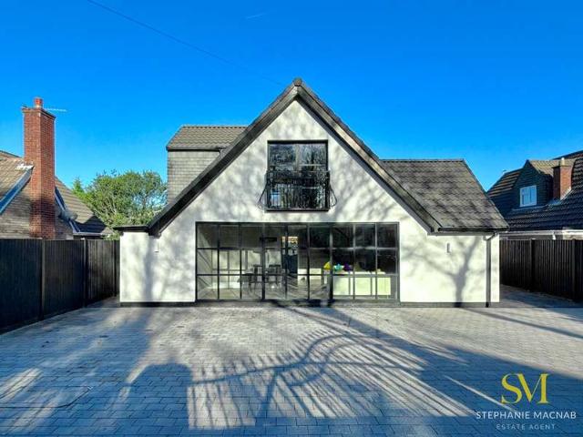 4 Bedroom Detached House