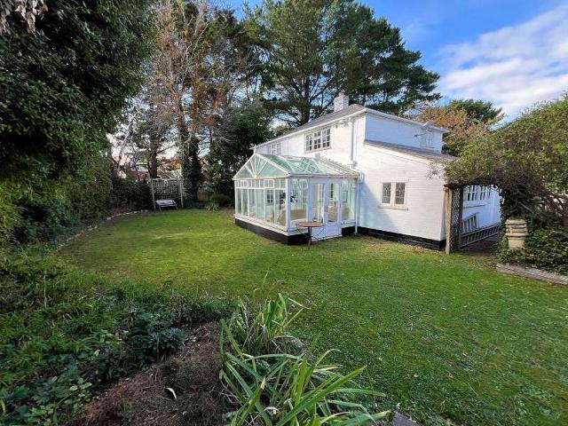 4 Bedroom Detached House