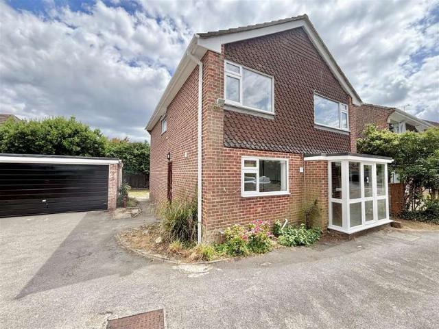 4 Bedroom Detached House