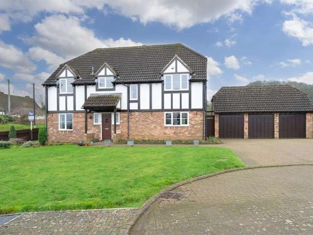 4 Bedroom Detached House