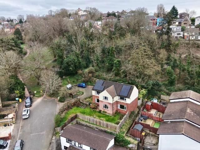 4 Bedroom Detached House