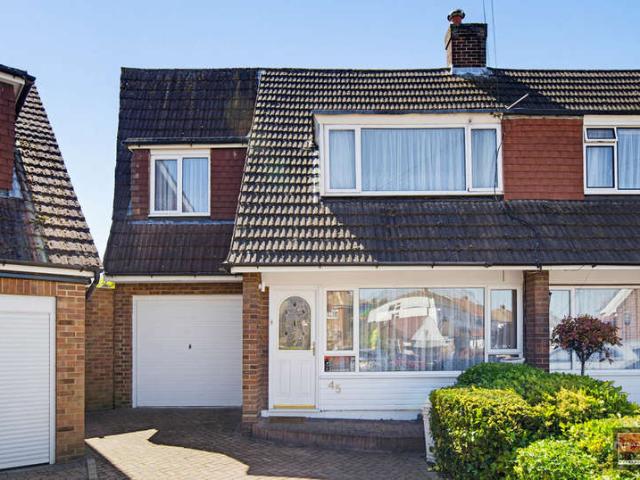 4 Bedroom Semi Detached House
