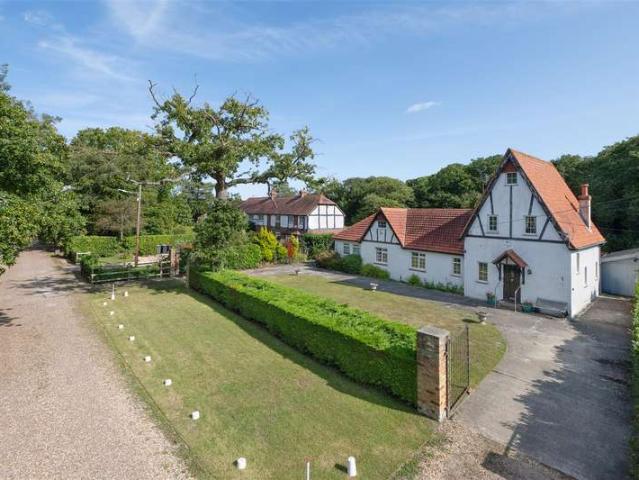 4 Bedroom Detached House