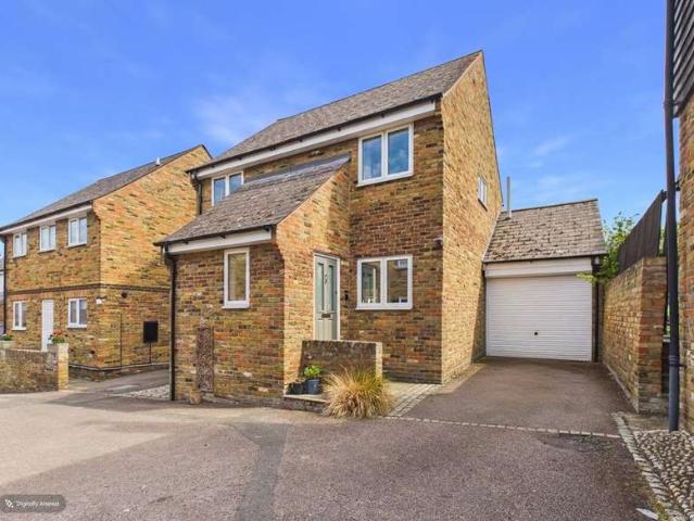4 Bedroom Detached House